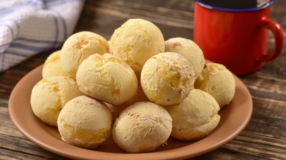 Esses 4 pratos fazem parte da culinária mineira e o primeiro é um dos ...