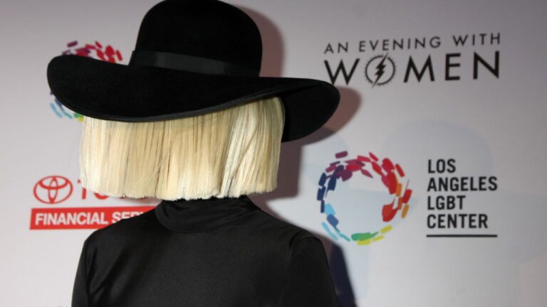 Sia: A voz por trás da peruca que conquistou o mundo - Estado de Minas ...