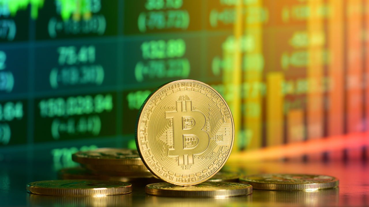 Investir em bitcoin ainda vale a pena? Descubra antes de comprar ...