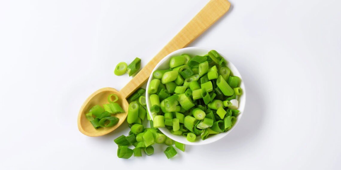 Cebolinha fresca o ano todo! Conheça o passo a passo para cultivar em ...