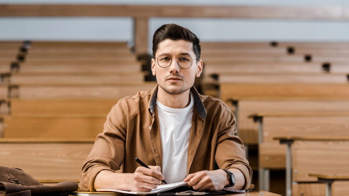 10 sinais de que você está lidando com uma pessoa muito inteligente, de ...