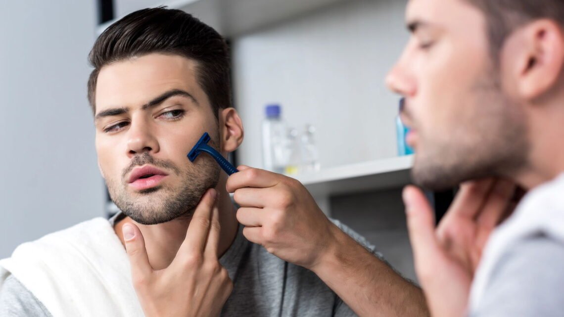 “Como o homem deve fazer a sua barba” Dr. Ivan Silva, Dermatologista - Estado de Minas - Em foco