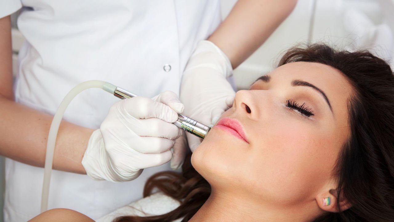 Essa técnica pouco conhecida ajuda a clarear a pele manchada