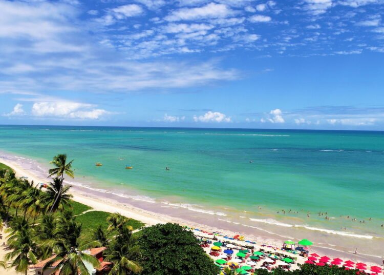 As praias mais procuradas por turistas brasileiros em 2025 - Estado de ...
